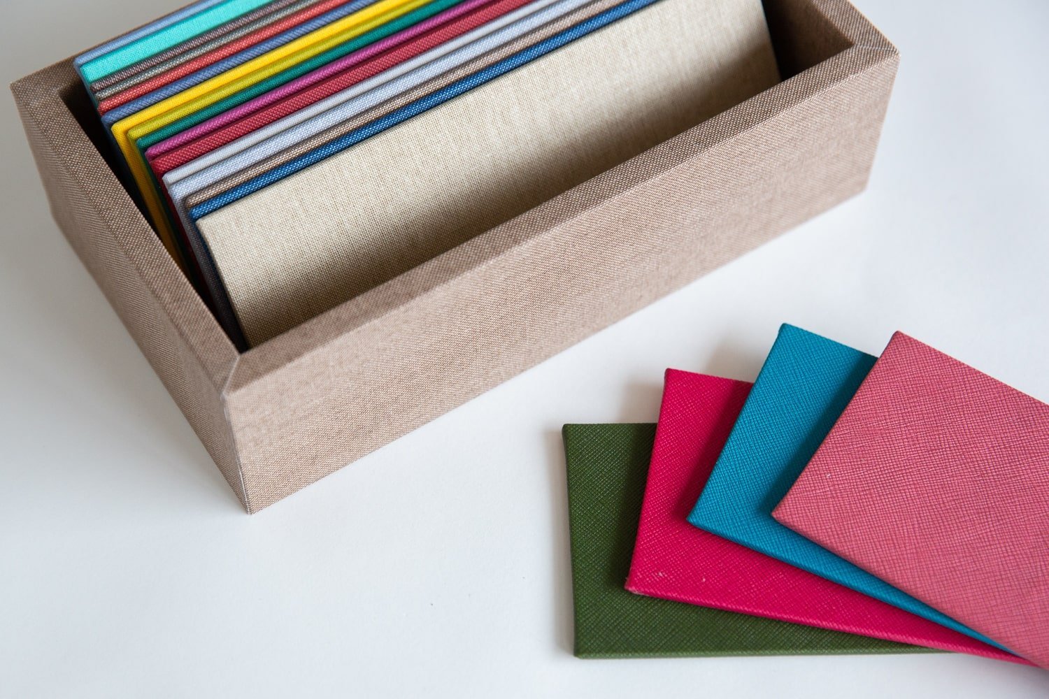 Luxe sample materialen box | 20 materialen – Yellow Rebel