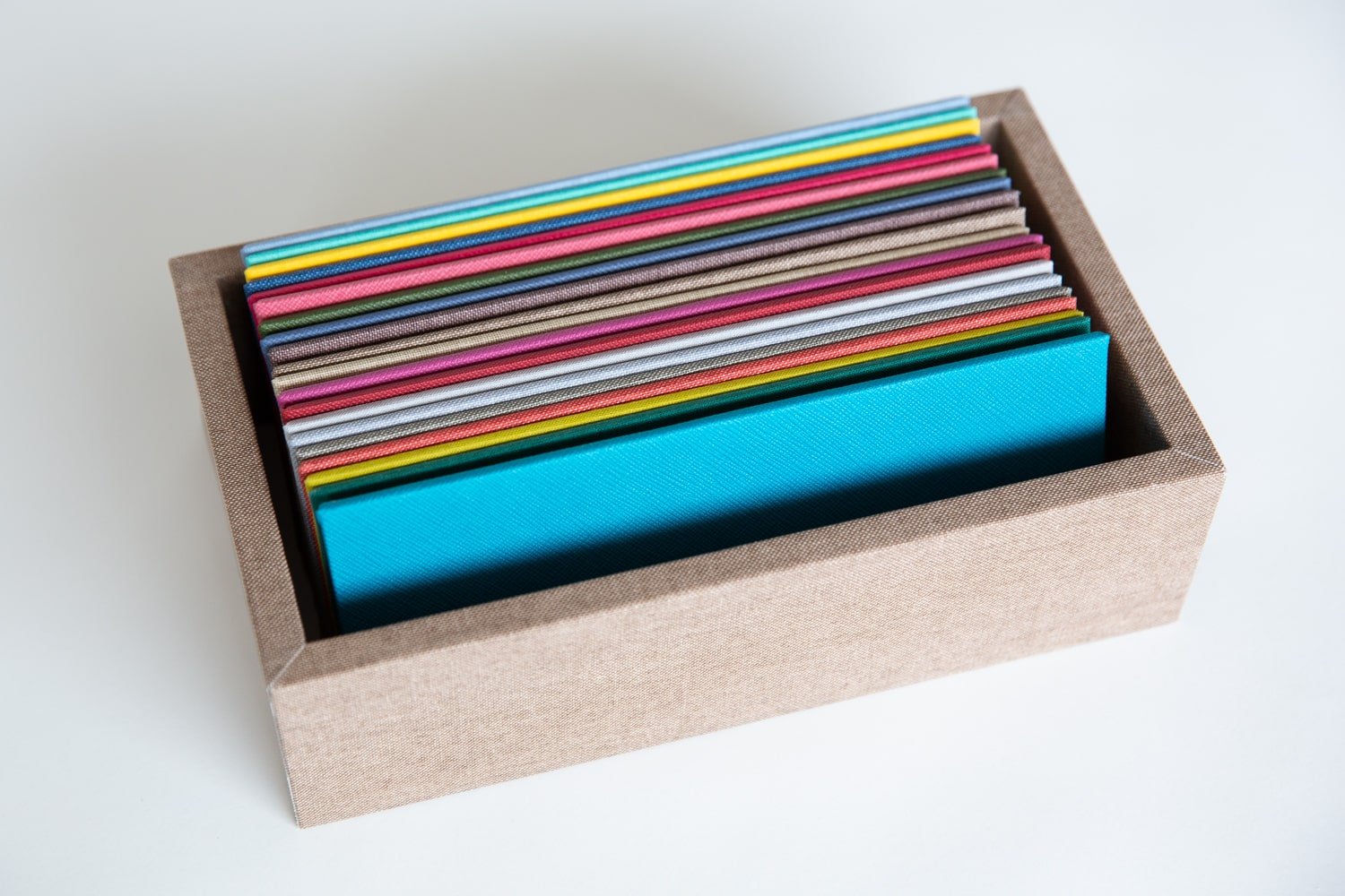 Luxe sample materialen box | 20 materialen – Yellow Rebel